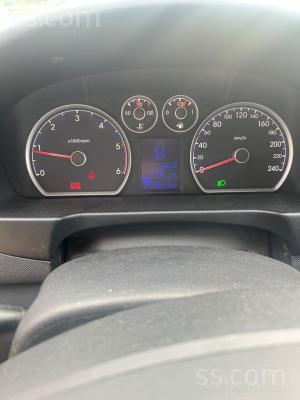 Black Hyundai i30 2008 in Tukums, with an engine capacity of 1.60 L and mileage of 254 thousand km for 2700 €, photo 11 on AUTOMOTO.COM.LV
