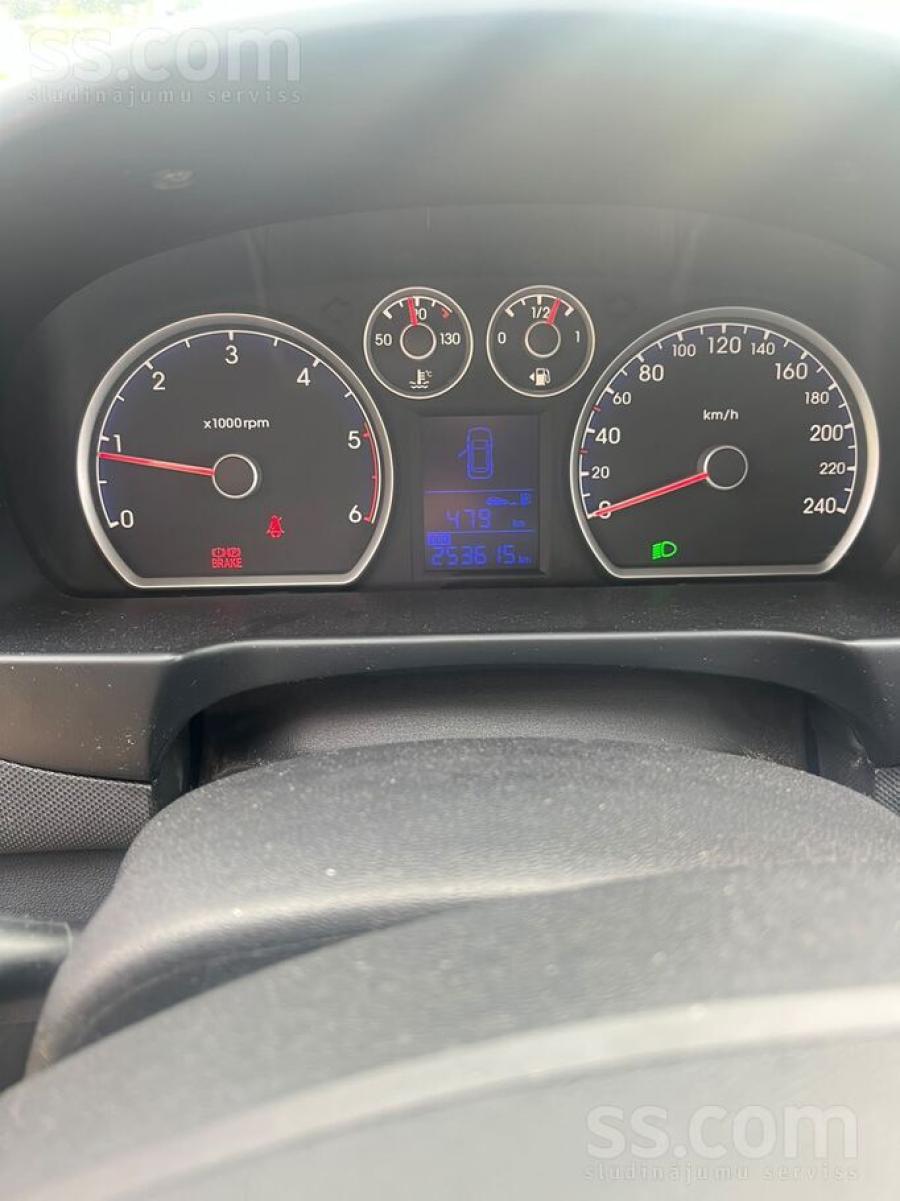 Black Hyundai i30 2008 in Tukums, with an engine capacity of 1.60 L and mileage of 254 thousand km for 2700 €, photo 11 on AUTOMOTO.COM.LV