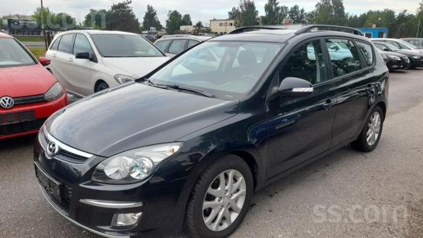 Melns Hyundai i30 2009 Rīga, ar dzinēja tilpumu 1.60 L un nobraukumu 184 tūkst. km par 3950 €, foto 4 vietnē AUTOMOTO.COM.LV