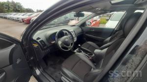 Черный Хендай i30 2009 в Рига, объемом двигателя 1.60 л и пробегом 184 тыс. км за 3950 €, фото 12 на AUTOMOTO.COM.LV