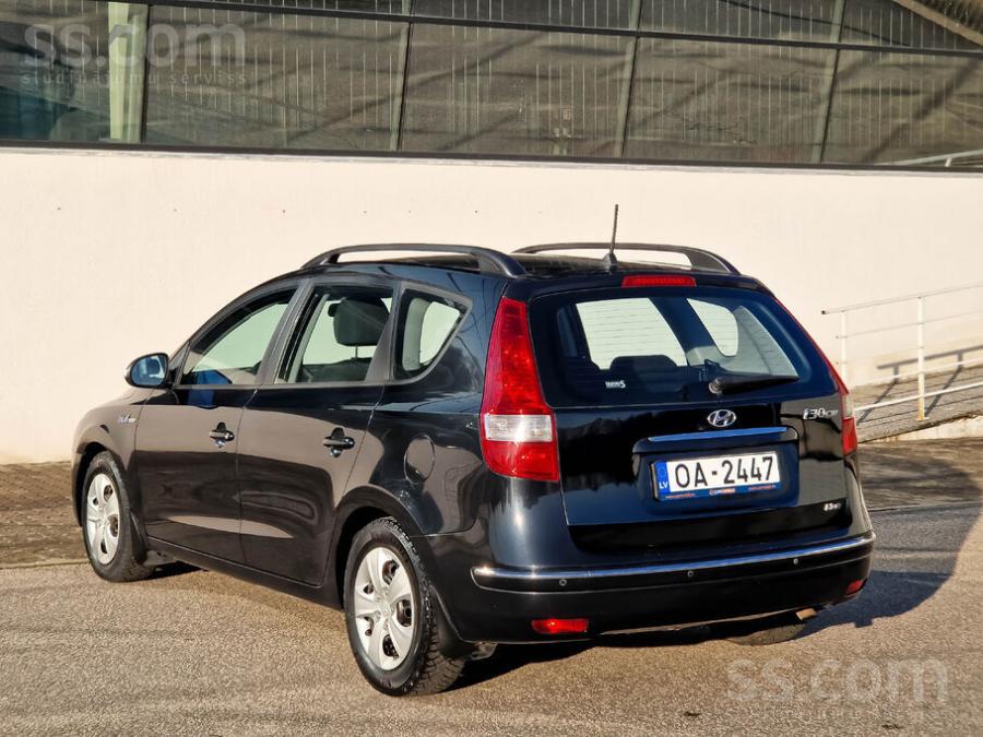 Melns Hyundai i30 2010 Rīga, ar dzinēja tilpumu 1.60 L un nobraukumu 356 tūkst. km par 2650 €, foto 6 vietnē AUTOMOTO.COM.LV