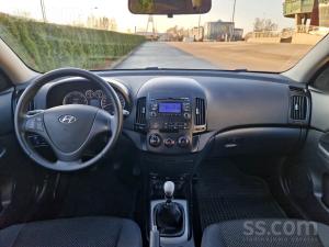 Melns Hyundai i30 2010 Rīga, ar dzinēja tilpumu 1.60 L un nobraukumu 356 tūkst. km par 2250 €, foto 9 vietnē AUTOMOTO.COM.LV