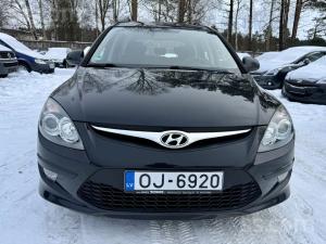 Melns Hyundai i30 2010 Rīga, ar dzinēja tilpumu 1.60 L un nobraukumu 0 tūkst. km par 2990 €, foto 4 vietnē AUTOMOTO.COM.LV
