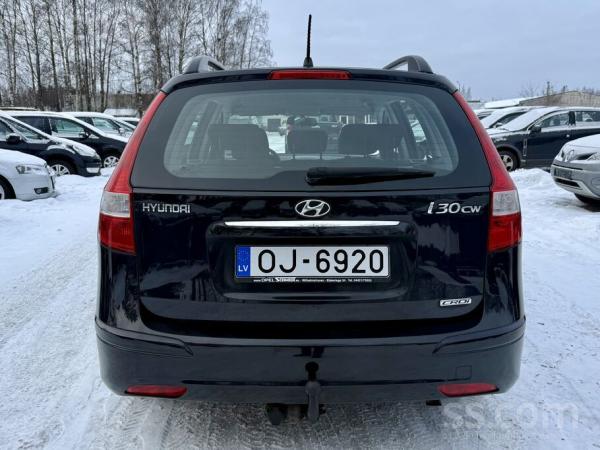 Black Hyundai i30 2010 in Riga, with an engine capacity of 1.60 L and mileage of 0 thousand km for 2990 €, photo 6 on AUTOMOTO.COM.LV