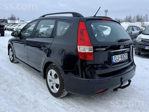 Black Hyundai i30 2010 in Riga, with an engine capacity of 1.60 L and mileage of 0 thousand km for 2990 €, photo 7 on AUTOMOTO.COM.LV