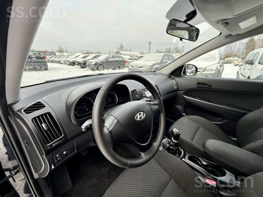 Melns Hyundai i30 2010 Rīga, ar dzinēja tilpumu 1.60 L un nobraukumu 0 tūkst. km par 2990 €, foto 14 vietnē AUTOMOTO.COM.LV