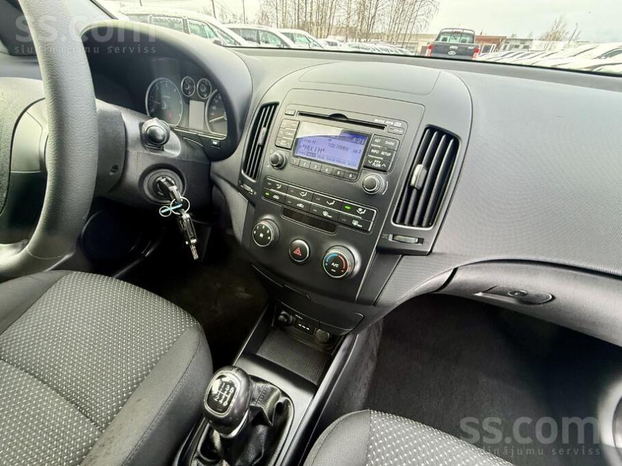 Melns Hyundai i30 2010 Rīga, ar dzinēja tilpumu 1.60 L un nobraukumu 0 tūkst. km par 2990 €, foto 17 vietnē AUTOMOTO.COM.LV