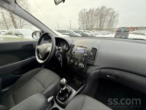 Melns Hyundai i30 2010 Rīga, ar dzinēja tilpumu 1.60 L un nobraukumu 0 tūkst. km par 2990 €, foto 18 vietnē AUTOMOTO.COM.LV