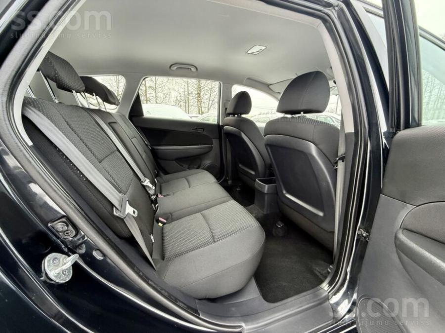 Melns Hyundai i30 2010 Rīga, ar dzinēja tilpumu 1.60 L un nobraukumu 0 tūkst. km par 2990 €, foto 22 vietnē AUTOMOTO.COM.LV