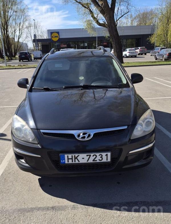 Melns Hyundai i30 2010 Rīga, ar dzinēja tilpumu 1.40 L un nobraukumu 275 tūkst. km par 1700 €, foto 1 vietnē AUTOMOTO.COM.LV