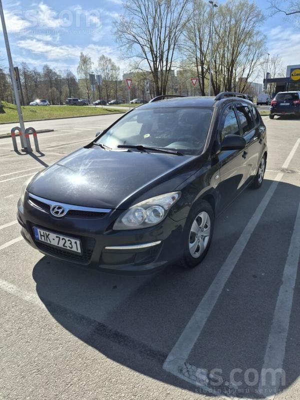 Melns Hyundai i30 2010 Rīga, ar dzinēja tilpumu 1.40 L un nobraukumu 275 tūkst. km par 1700 €, foto 2 vietnē AUTOMOTO.COM.LV