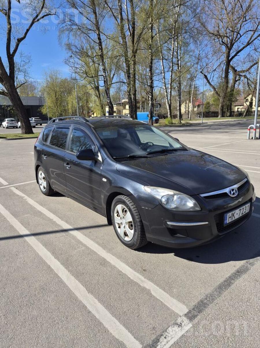 Melns Hyundai i30 2010 Rīga, ar dzinēja tilpumu 1.40 L un nobraukumu 275 tūkst. km par 1700 €, foto 4 vietnē AUTOMOTO.COM.LV