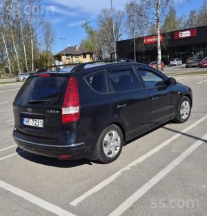 Melns Hyundai i30 2010 Rīga, ar dzinēja tilpumu 1.40 L un nobraukumu 275 tūkst. km par 1700 €, foto 5 vietnē AUTOMOTO.COM.LV