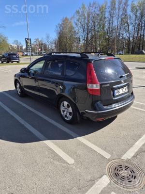 Melns Hyundai i30 2010 Rīga, ar dzinēja tilpumu 1.40 L un nobraukumu 275 tūkst. km par 1700 €, foto 6 vietnē AUTOMOTO.COM.LV