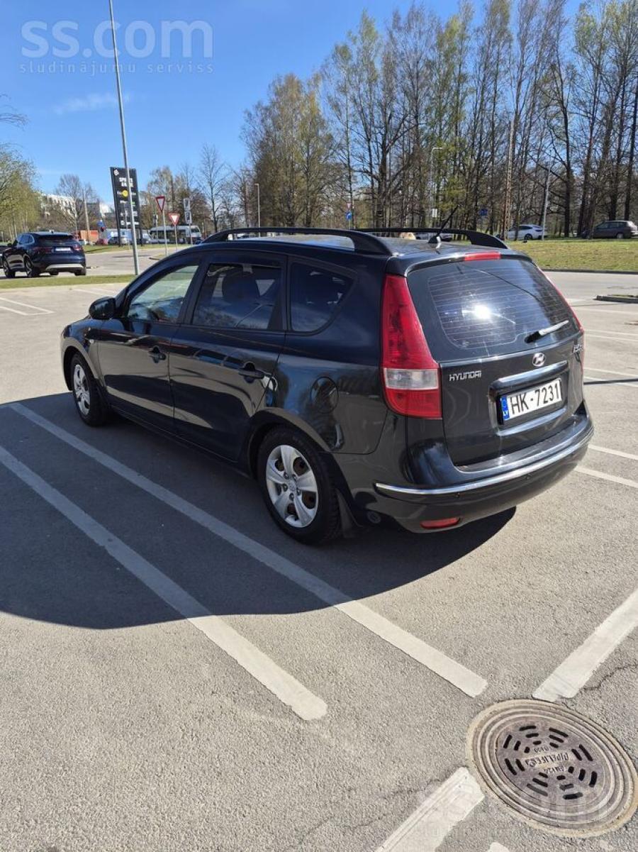 Melns Hyundai i30 2010 Rīga, ar dzinēja tilpumu 1.40 L un nobraukumu 275 tūkst. km par 1700 €, foto 6 vietnē AUTOMOTO.COM.LV