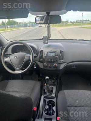 Melns Hyundai i30 2010 Rīga, ar dzinēja tilpumu 1.40 L un nobraukumu 275 tūkst. km par 1700 €, foto 7 vietnē AUTOMOTO.COM.LV