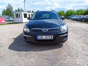 Black Hyundai i30 2010 in Daugavpils, with an engine capacity of 1.60 L and mileage of 0 thousand km for 2900 €, photo 4 on AUTOMOTO.COM.LV