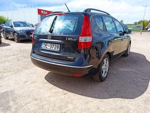 Black Hyundai i30 2010 in Daugavpils, with an engine capacity of 1.60 L and mileage of 0 thousand km for 2900 €, photo 8 on AUTOMOTO.COM.LV
