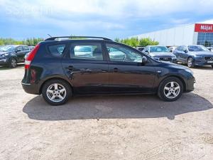 Black Hyundai i30 2010 in Daugavpils, with an engine capacity of 1.60 L and mileage of 0 thousand km for 2900 €, photo 9 on AUTOMOTO.COM.LV