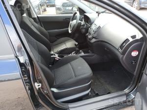 Black Hyundai i30 2010 in Daugavpils, with an engine capacity of 1.60 L and mileage of 0 thousand km for 2900 €, photo 16 on AUTOMOTO.COM.LV