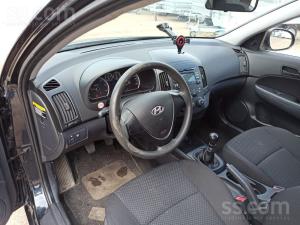 Black Hyundai i30 2010 in Daugavpils, with an engine capacity of 1.60 L and mileage of 0 thousand km for 2900 €, photo 18 on AUTOMOTO.COM.LV