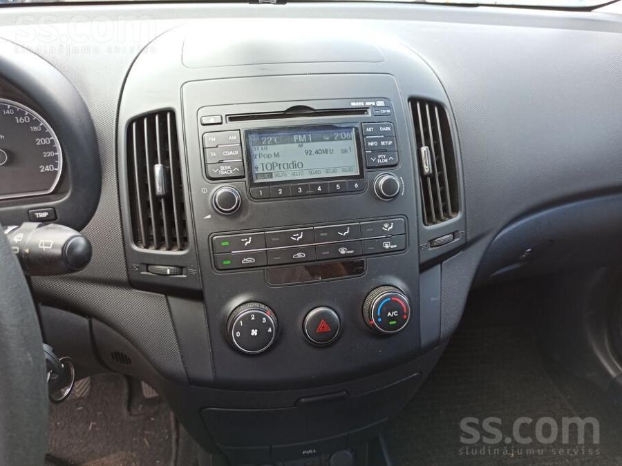 Black Hyundai i30 2010 in Daugavpils, with an engine capacity of 1.60 L and mileage of 0 thousand km for 2900 €, photo 19 on AUTOMOTO.COM.LV