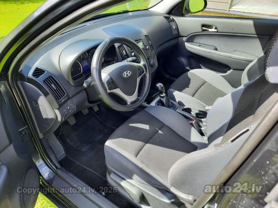 Черный Хендай i30 2010 в Сууре-Яани, объемом двигателя 1.60 л и пробегом 207 тыс. км за 2900 €, фото 6 на AUTOMOTO.COM.LV