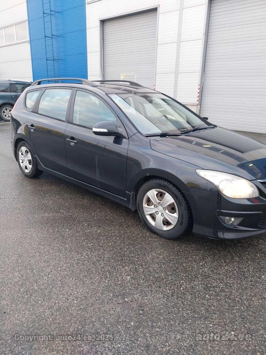 Melns Hyundai i30 2011 Tallina, ar dzinēja tilpumu 1.60 L un nobraukumu 144 tūkst. km par 5190 €, foto 1 vietnē AUTOMOTO.COM.LV