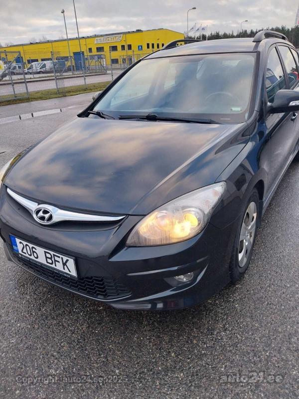 Melns Hyundai i30 2011 Tallina, ar dzinēja tilpumu 1.60 L un nobraukumu 144 tūkst. km par 5190 €, foto 4 vietnē AUTOMOTO.COM.LV