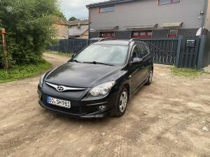 Black Hyundai i30 2011 in Kaunas, with an engine capacity of 1.58 L and mileage of 265 thousand km for 3200 €, photo  on AUTOMOTO.COM.LV