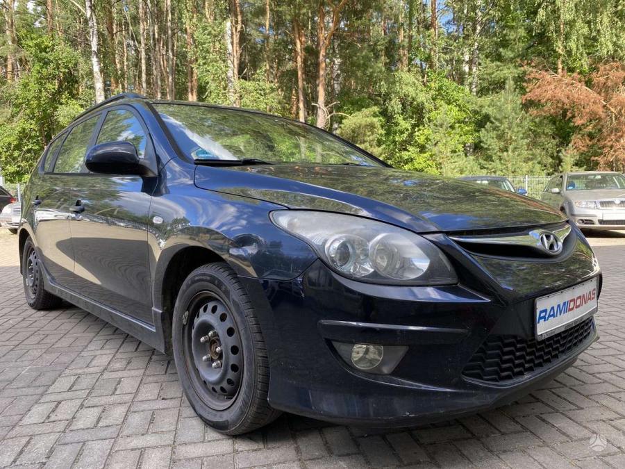 Черный Хендай i30 2011 в Ионава, объемом двигателя 1.40 л и пробегом 234 тыс. км за 950 €, фото 1 на AUTOMOTO.COM.LV