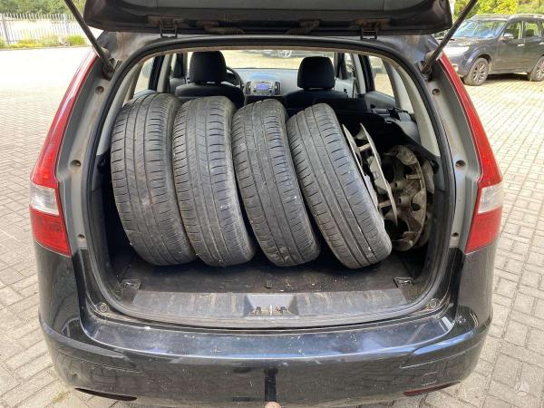 Melns Hyundai i30 2011 Jonava, ar dzinēja tilpumu 1.40 L un nobraukumu 234 tūkst. km par 950 €, foto 6 vietnē AUTOMOTO.COM.LV