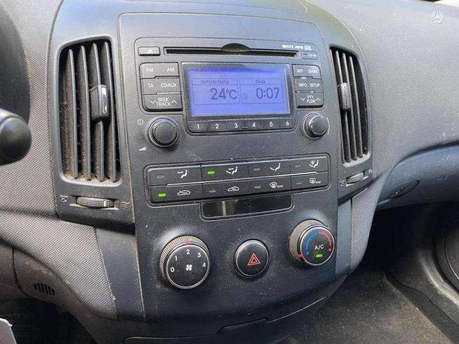 Черный Хендай i30 2011 в Ионава, объемом двигателя 1.40 л и пробегом 234 тыс. км за 950 €, фото 11 на AUTOMOTO.COM.LV