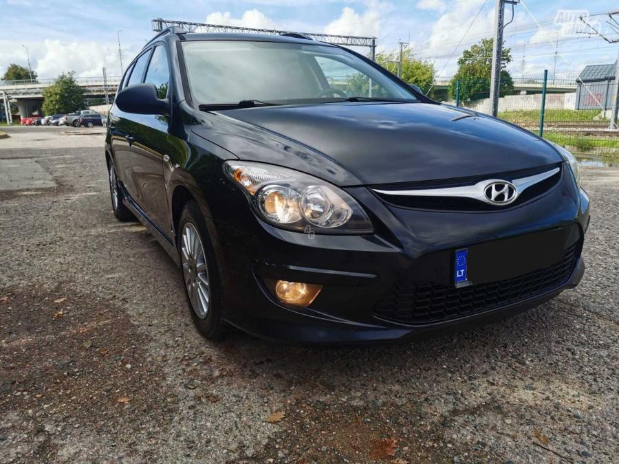 Melns Hyundai i30 2011 Šauļi, ar dzinēja tilpumu 1.60 L un nobraukumu 268 tūkst. km par 4500 €, foto 4 vietnē AUTOMOTO.COM.LV