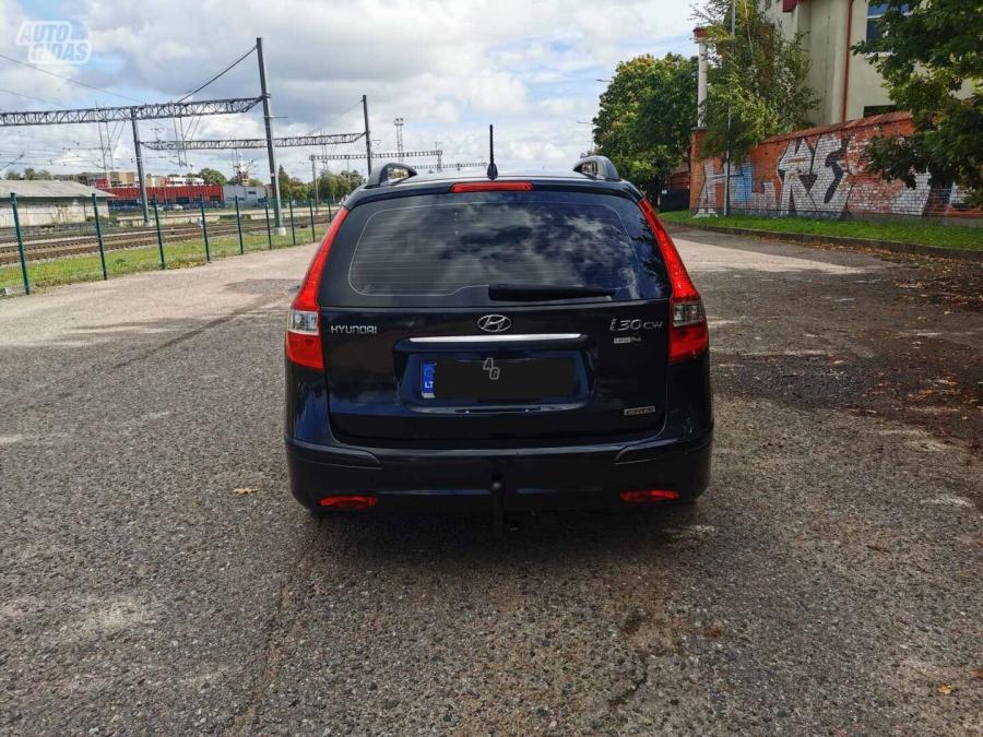 Melns Hyundai i30 2011 Šauļi, ar dzinēja tilpumu 1.60 L un nobraukumu 268 tūkst. km par 4500 €, foto 8 vietnē AUTOMOTO.COM.LV