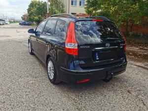 Melns Hyundai i30 2011 Šauļi, ar dzinēja tilpumu 1.60 L un nobraukumu 268 tūkst. km par 4500 €, foto 9 vietnē AUTOMOTO.COM.LV