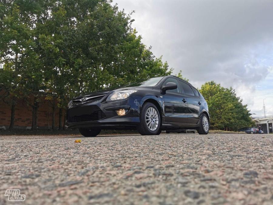 Melns Hyundai i30 2011 Šauļi, ar dzinēja tilpumu 1.60 L un nobraukumu 268 tūkst. km par 4500 €, foto 12 vietnē AUTOMOTO.COM.LV