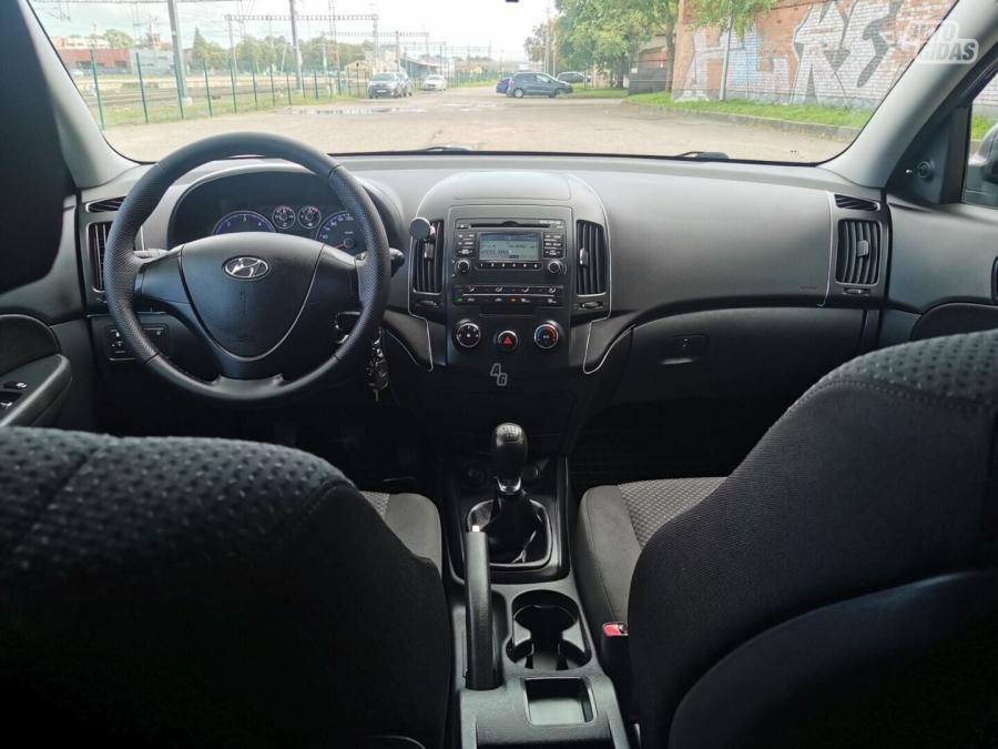 Melns Hyundai i30 2011 Šauļi, ar dzinēja tilpumu 1.60 L un nobraukumu 268 tūkst. km par 4500 €, foto 13 vietnē AUTOMOTO.COM.LV