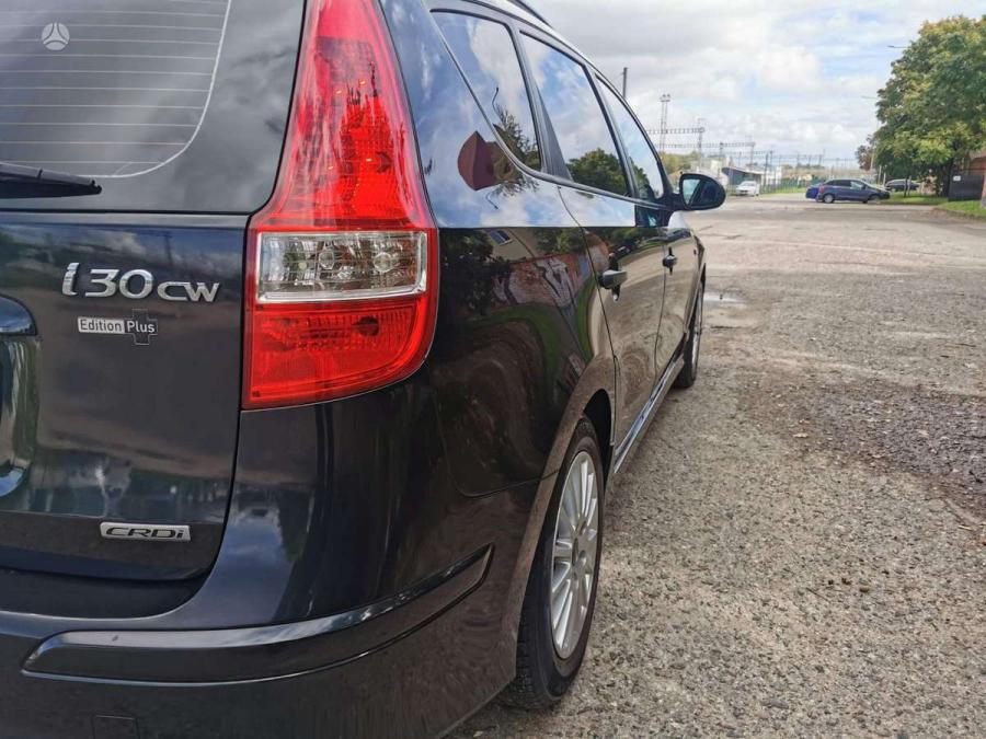 Melns Hyundai i30 2011 Šauļi, ar dzinēja tilpumu 1.60 L un nobraukumu 268 tūkst. km par 4500 €, foto 7 vietnē AUTOMOTO.COM.LV