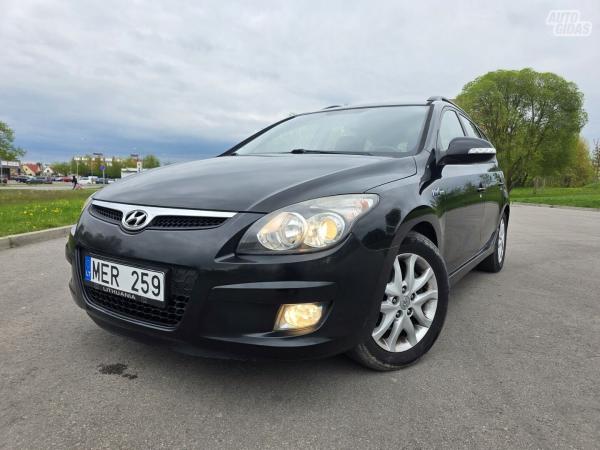 Black Hyundai i30 2012 in Panevezys, with an engine capacity of 1.60 L and mileage of 250 thousand km for 2800 €, photo 7 on AUTOMOTO.COM.LV