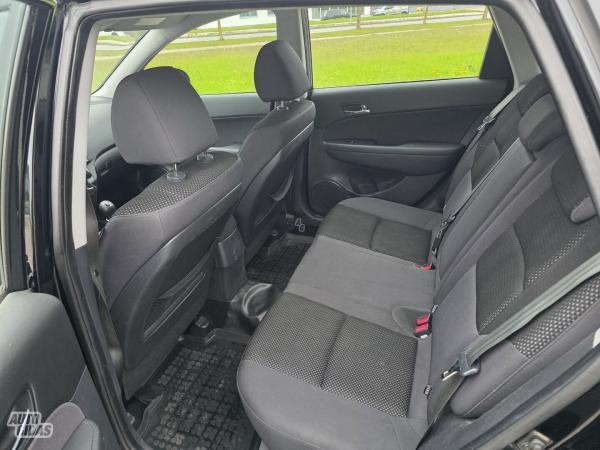 Black Hyundai i30 2012 in Panevezys, with an engine capacity of 1.60 L and mileage of 250 thousand km for 2800 €, photo 10 on AUTOMOTO.COM.LV