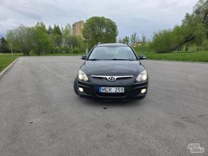 Black Hyundai i30 2012 in Panevezys, with an engine capacity of 1.60 L and mileage of 250 thousand km for 2800 €, photo 14 on AUTOMOTO.COM.LV