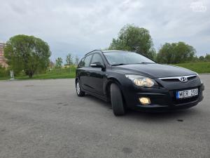Black Hyundai i30 2012 in Panevezys, with an engine capacity of 1.60 L and mileage of 250 thousand km for 2800 €, photo 15 on AUTOMOTO.COM.LV