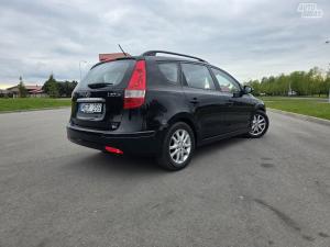 Black Hyundai i30 2012 in Panevezys, with an engine capacity of 1.60 L and mileage of 250 thousand km for 2800 €, photo 17 on AUTOMOTO.COM.LV