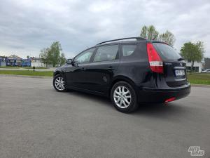 Black Hyundai i30 2012 in Panevezys, with an engine capacity of 1.60 L and mileage of 250 thousand km for 2800 €, photo 19 on AUTOMOTO.COM.LV