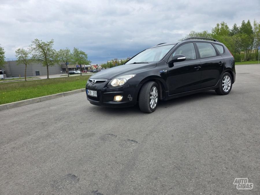 Black Hyundai i30 2012 in Panevezys, with an engine capacity of 1.60 L and mileage of 250 thousand km for 2800 €, photo 21 on AUTOMOTO.COM.LV
