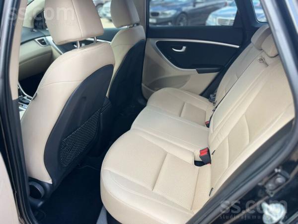 Black Hyundai i30 2012 in Kuldiga, with an engine capacity of 1.60 L and mileage of 284 thousand km for 4690 €, photo 10 on AUTOMOTO.COM.LV