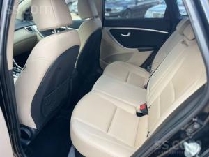 Black Hyundai i30 2012 in Kuldiga, with an engine capacity of 1.60 L and mileage of 284 thousand km for 4690 €, photo 11 on AUTOMOTO.COM.LV
