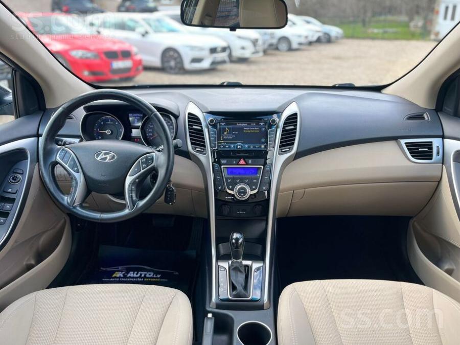 Black Hyundai i30 2012 in Kuldiga, with an engine capacity of 1.60 L and mileage of 284 thousand km for 4690 €, photo 16 on AUTOMOTO.COM.LV
