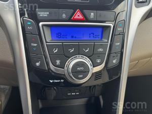 Black Hyundai i30 2012 in Kuldiga, with an engine capacity of 1.60 L and mileage of 284 thousand km for 4690 €, photo 21 on AUTOMOTO.COM.LV